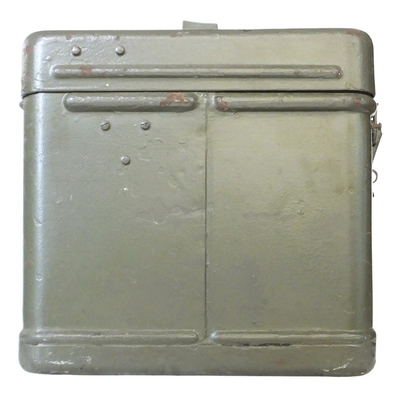 Carrying case for the NSP-2 night vision sight, steel