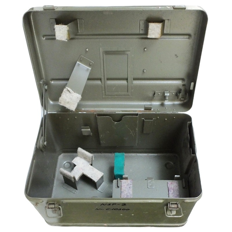 Carrying case for the NSP-2 night vision sight, steel