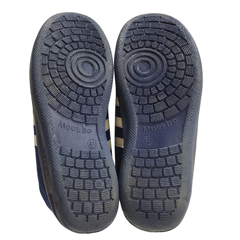 Sports boots "Moskwa" ("Moscow"), dark blue sole, 3 strips - REPLICA