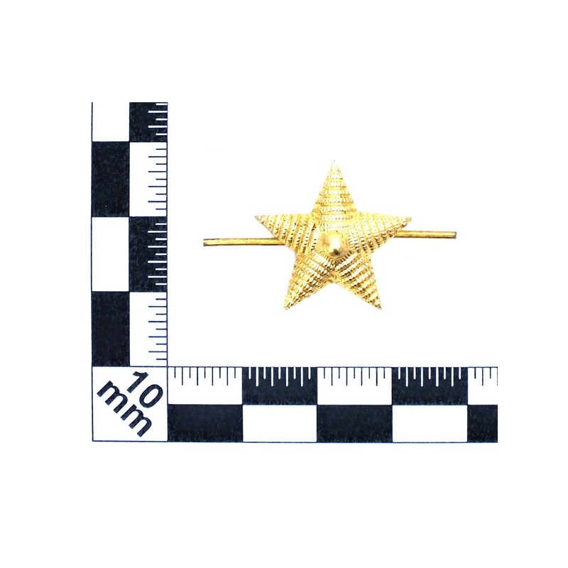 Large stars on the epaulets, senior officers