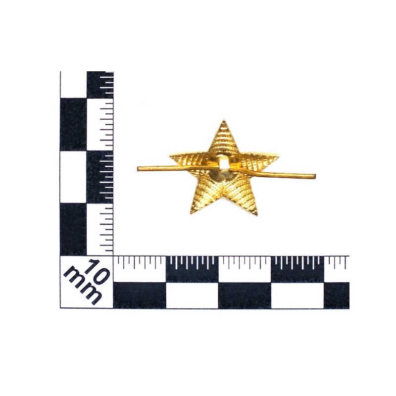Large stars on the epaulets, senior officers